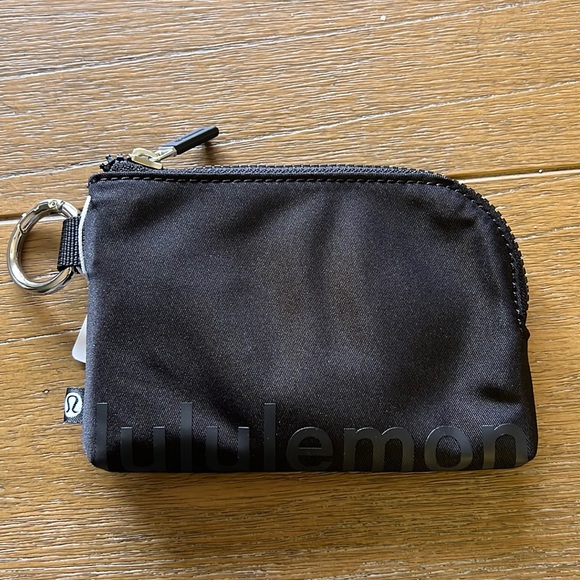 lululemon athletica | Accessories | Lululemon Clippable Card Pouch ...